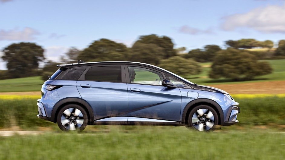 BYD Dolphin: Lille superbillig elbil snart i Danmark